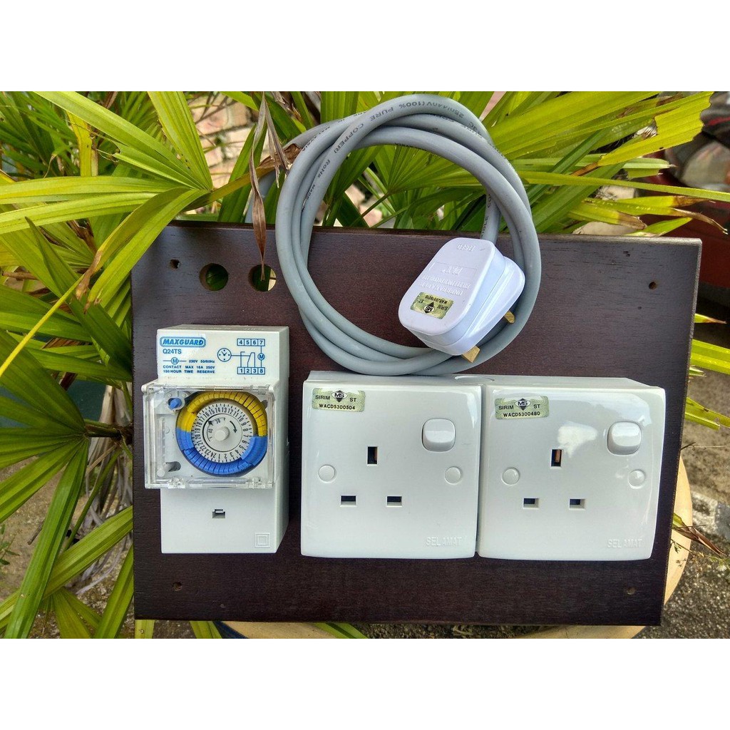 Complete Set Maxguard Auto Timer Q24TS Analog 24 hours 2x Plug Socket ...