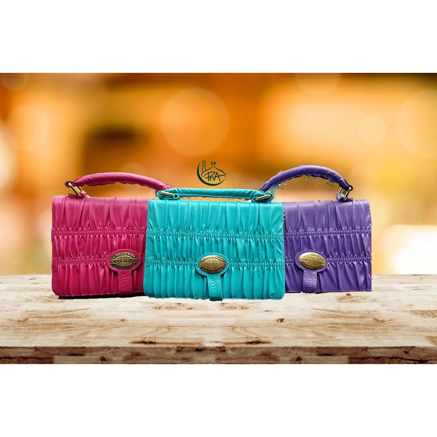 AL QURAN BEG MUSLIMAH ( BEG ZIP B5 ) | Shopee Malaysia