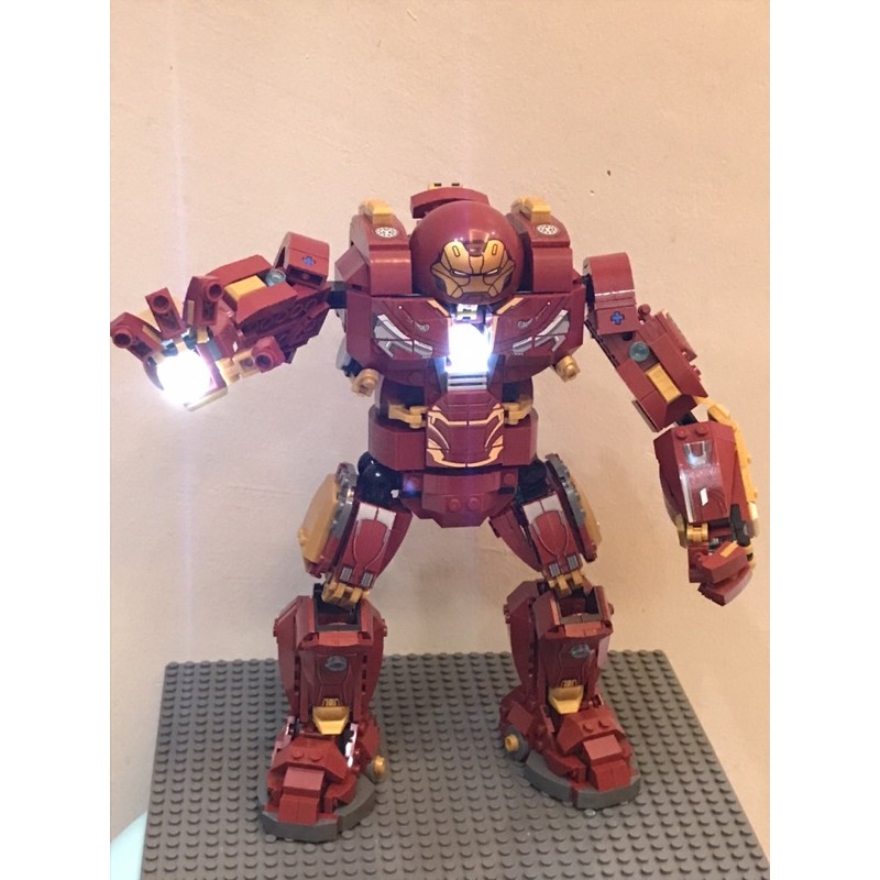 Super Heroes : Giant Hulk Buster With Lights (Display Set) | Shopee ...