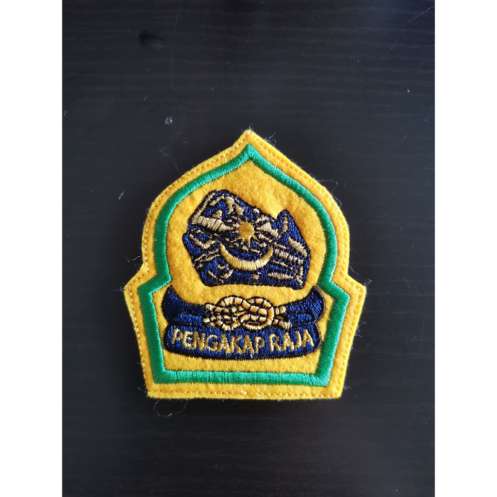 Malaysia Royal Headgear 4th Issue - King Scout Badge ( Pengakap Raja ...