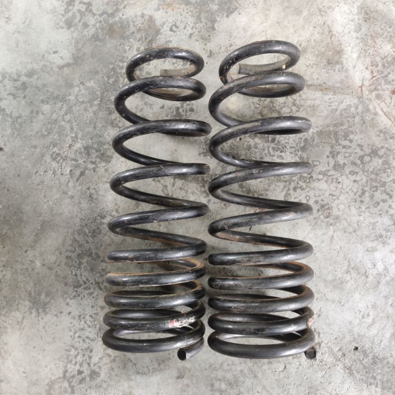 Toyota wish legend rear spring coil standard / sport rsr | Shopee Malaysia