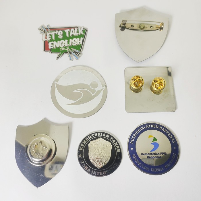 Custom Pins / Custom Magnetic Pins / Round Pins | Shopee Malaysia