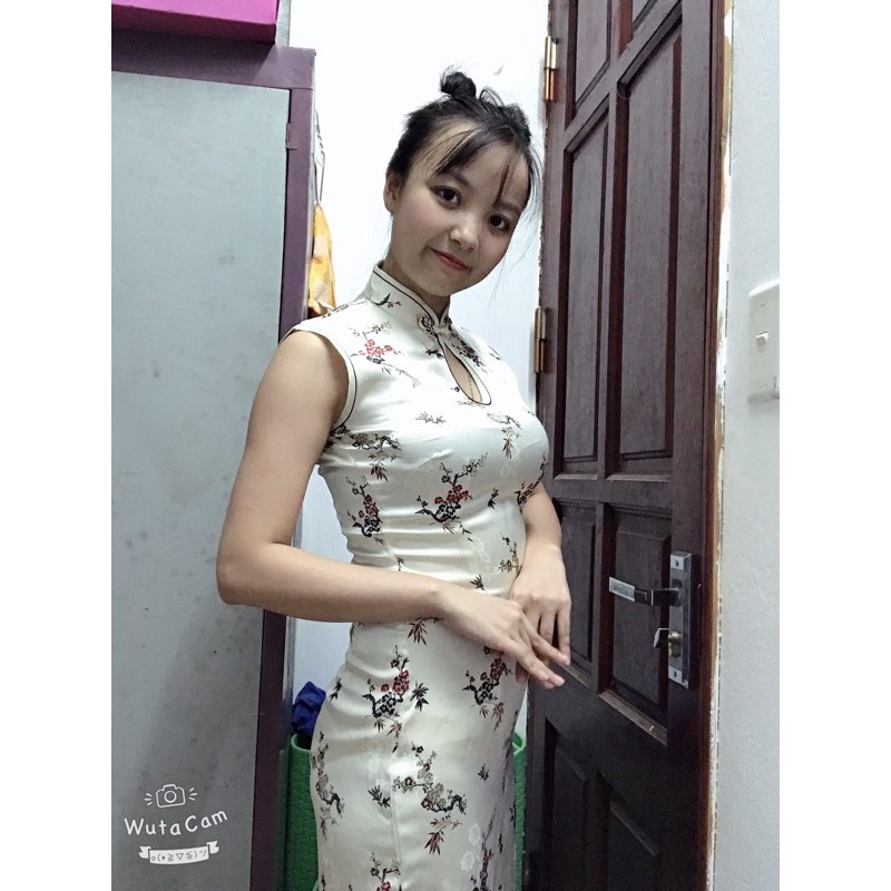 Elastic silk cheongsam hugs the body (Many final models in livestream ...