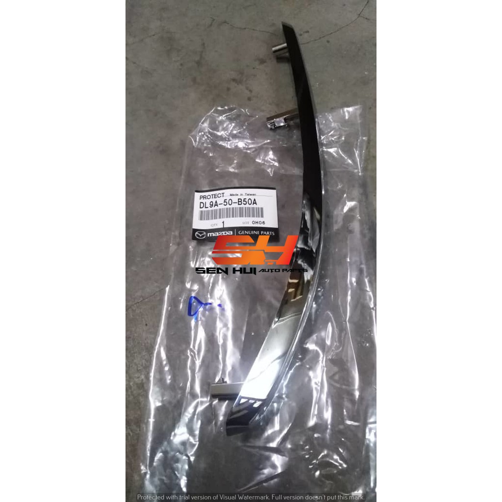 Mazda CX3 Skyactive SKIRT LINE LH lwr fb chrome DL9A50B50A Genuine Part ...