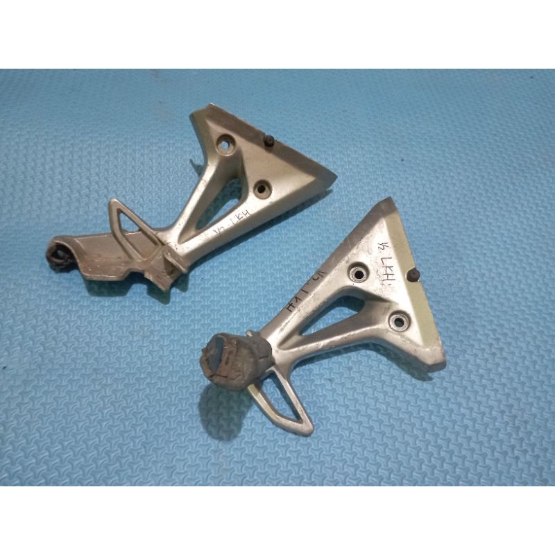 Honda REVO VIT F1 Rear STEEP FOOT Mount ORIGINAL KO7 | Shopee Malaysia