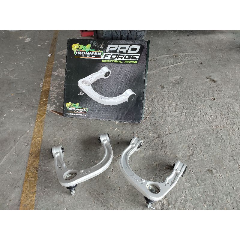 Ironmna control upper arm. Toyota hilux vigo revo rouge fj cruiser ...