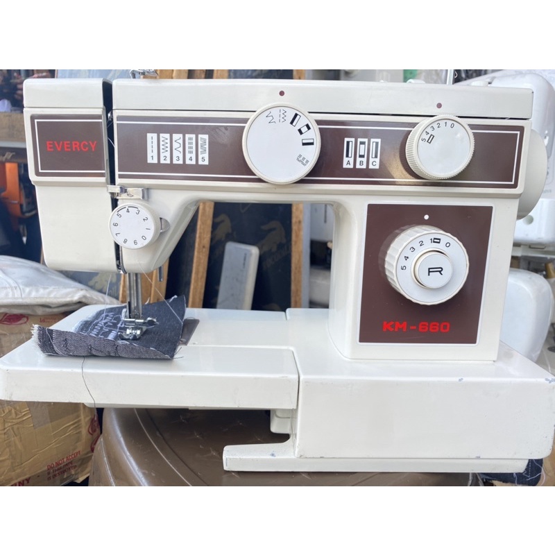 Heavyduty all in one sewing machine with footcontrol and allmetal parts ...