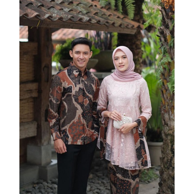 Akita KARYAKU - Batik Couple Kebaya Modern Kebaya Fiance Kebaya ...