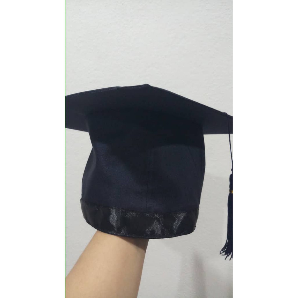Jubah + topi konvokesyen pelajar universiti dewasa / Adult Convocation ...