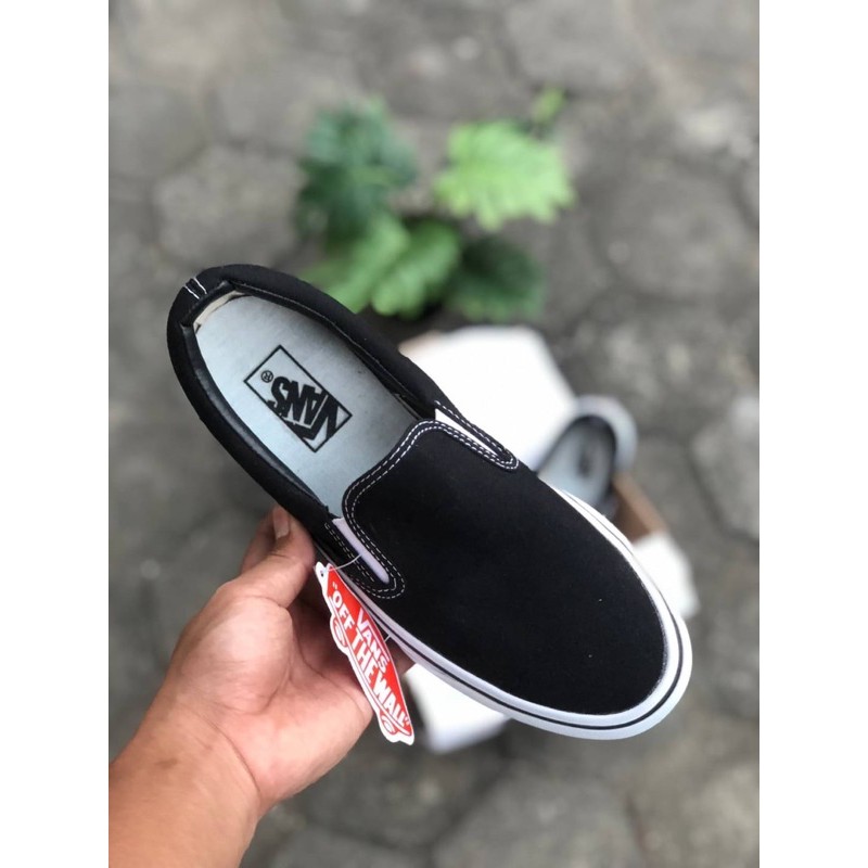 Sneakers VANS Slip On Slop Classic (BUY 1 GET 1) | Shopee Malaysia