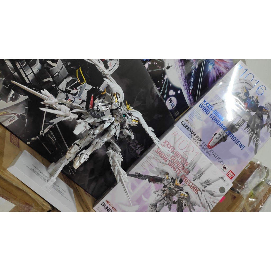 (Display unit) RM2700 Bandai Gundam Fix Figuration Metal Composite Wing Gundam Snow White ...