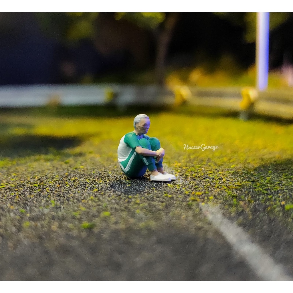 Squid Game Figure 001 Il-Nam Miniature Diorama 1/64 Diecast - n0 ...