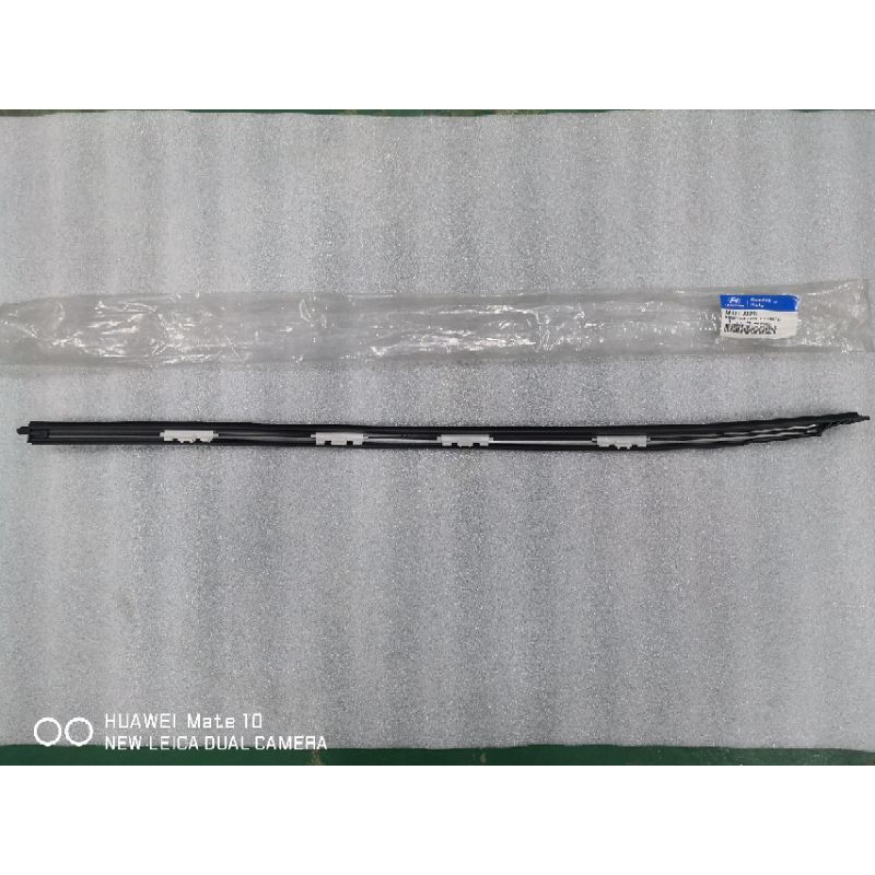 HYUNDAI SONATA YF FRONT WIND SCREEN MOULDING LEFT (PASSENGER SIDE ...