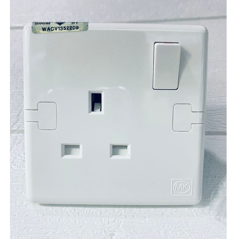 3 pin plug socket store