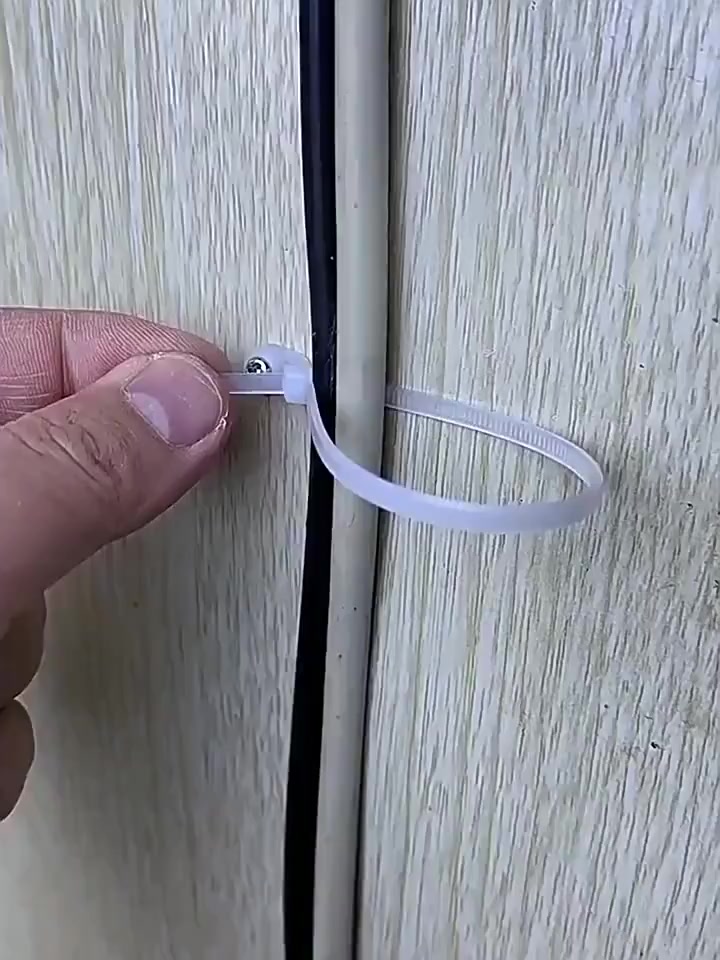 100pcs Hole Mount Nylon Cable Zip Ties / Self Locking Loop Wrap Bundle Tie Straps / Household ...