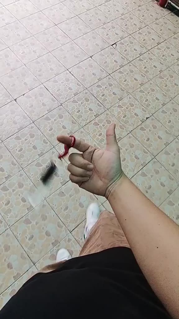 Rotating Keychain Hot Sale karambit spinner Metal Texture Rotating ...