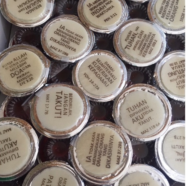 A Set of Holy Communion Hosts Contains 100 cups - Holy Communion ...