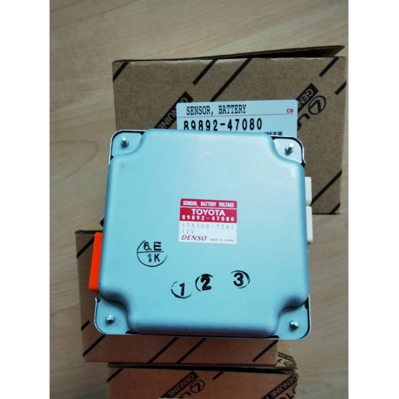 TOYOTA PRIUS BATTERY SENSOR Voltage ECU(89892-47080)(89892-52011 ...