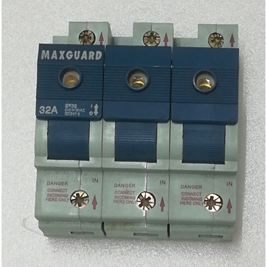 MAXGUARD MAIN SWITCH WITH FUSE 3POLE 32 A, 63 A | Shopee Malaysia