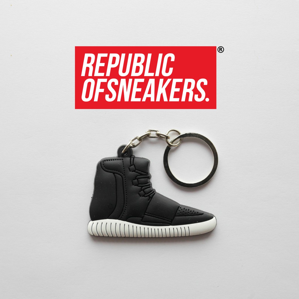 [2D KEYCHAIN] YEEZY BOOST 750 (BLACK,WHITE) | Shopee Malaysia