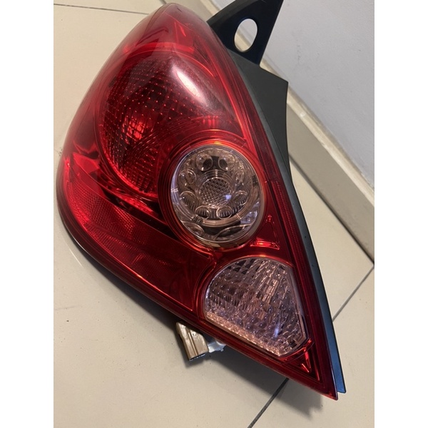 nissan latio hatchback tiida rear lamp latio hatch back lampu belakang ...