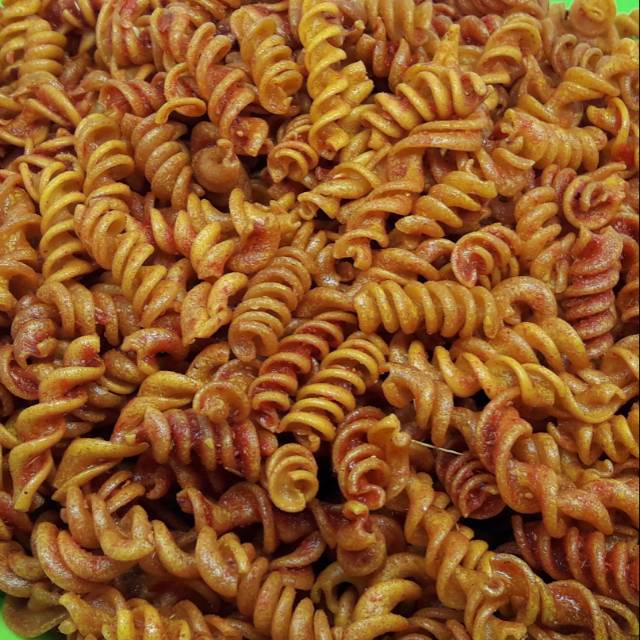 Cikruh si tileung spicy spiral macaroni 1kg spicy snack | Shopee Malaysia
