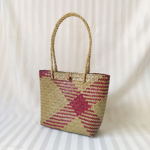HAND CRAFTED WOVEN MENGKUANG BAG / BEG ANYAMAN TANGAN DAUN MENGKUANG ...