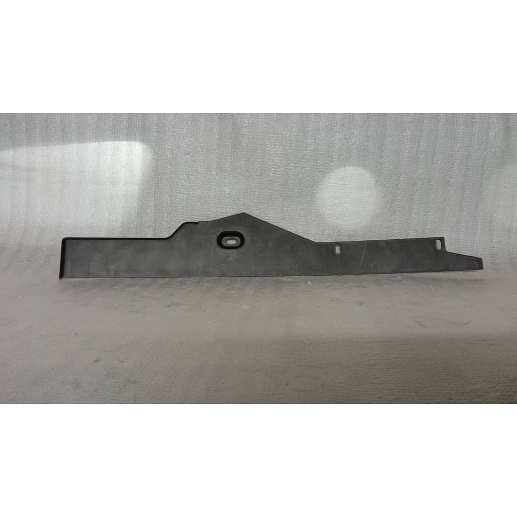 MERCEDES-BENZ W124 RADIATOR TOP COVER (ORIGINAL) RIGHT | Shopee Malaysia