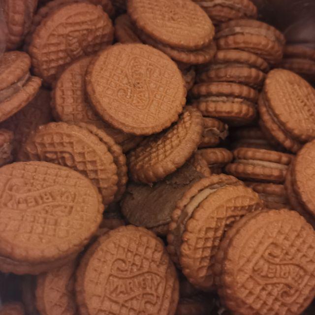 [BISKUT TIMBANG] BISCUIT SANDWICH COFFEE CREAM / DURIAN CREAM ...
