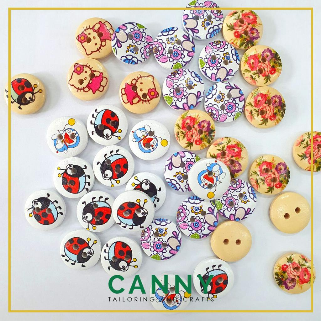 10 PCS BUTANG KAYU KARTUN PREMIUM QUALITY / WOODEN BUTTON 2 HOLES ...