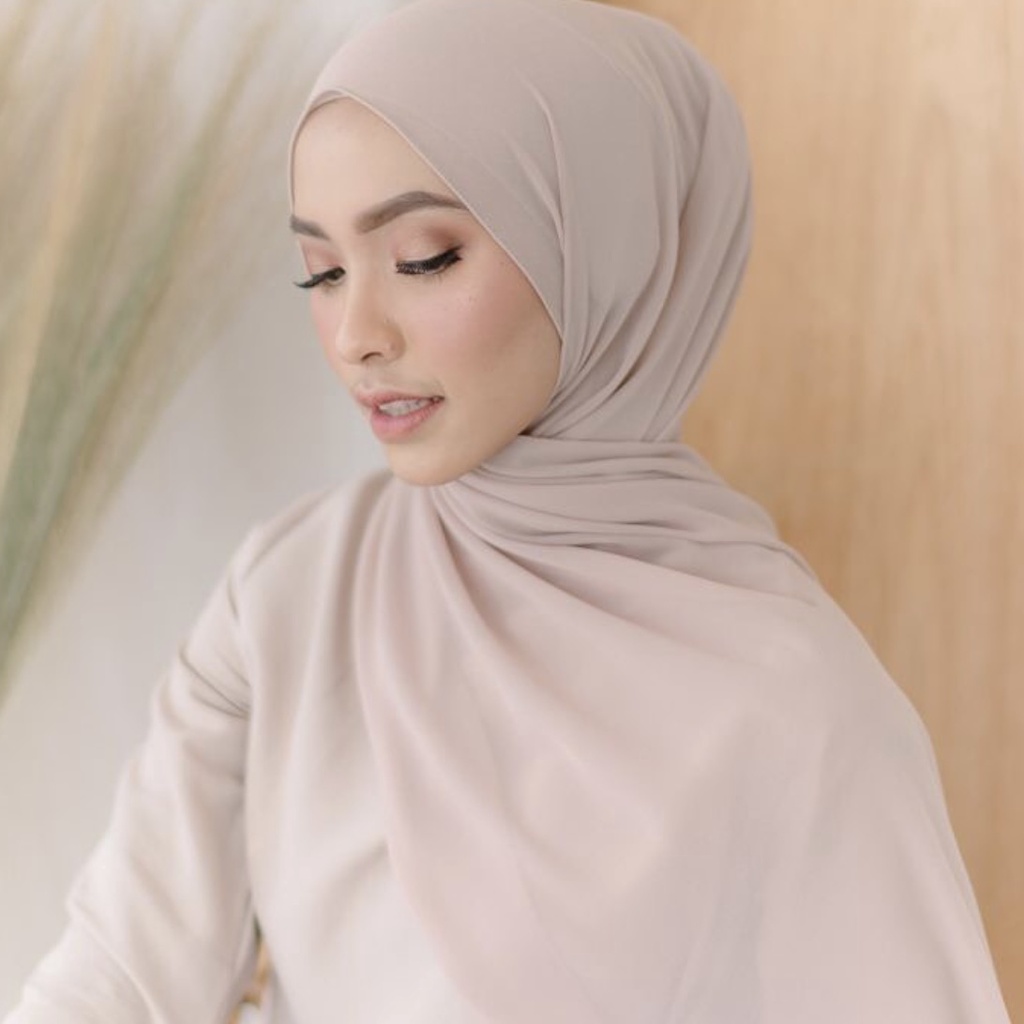 SHAWL HEAVY CHIFFON - LIGHT LATTE | SHAWL LIGHT LATTE | SHAWL NIKAH ...