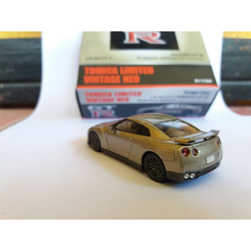 TOMICA TLVN NISSAN GTR R35 Premium edition | Shopee Malaysia