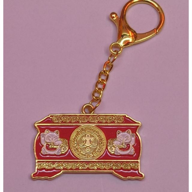 LUCKY CAT WITH TREASURE CHEST AMULET (GOLD PLATED) | Shopee Malaysia