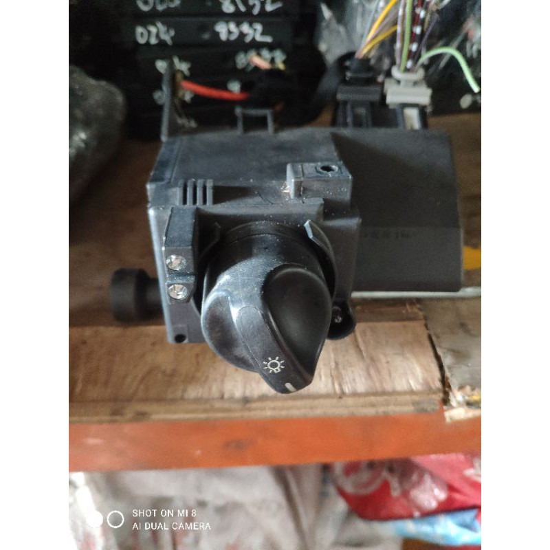 Mercedes benz w210 head lamp switch （used ori） | Shopee Malaysia