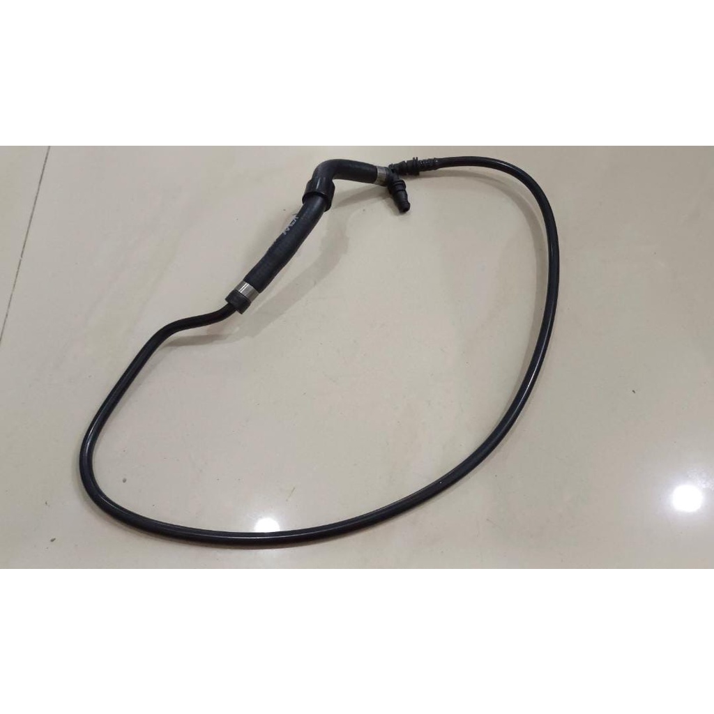 2115010725 Spare Tank BREATHER HOSE to Heater Hose Mercedes W211 M271 ...