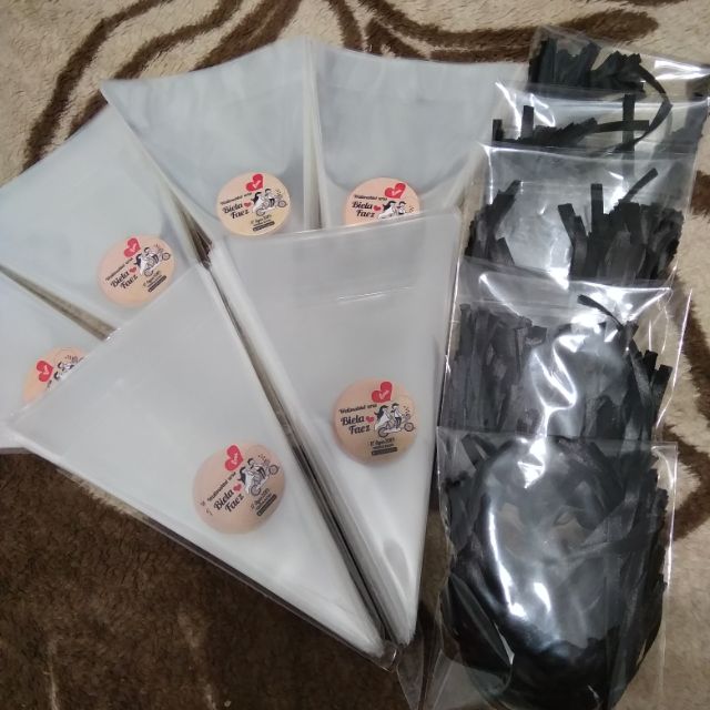 Plastik kon tiga segi doorgift free twist tie tanpa sticker | Shopee ...