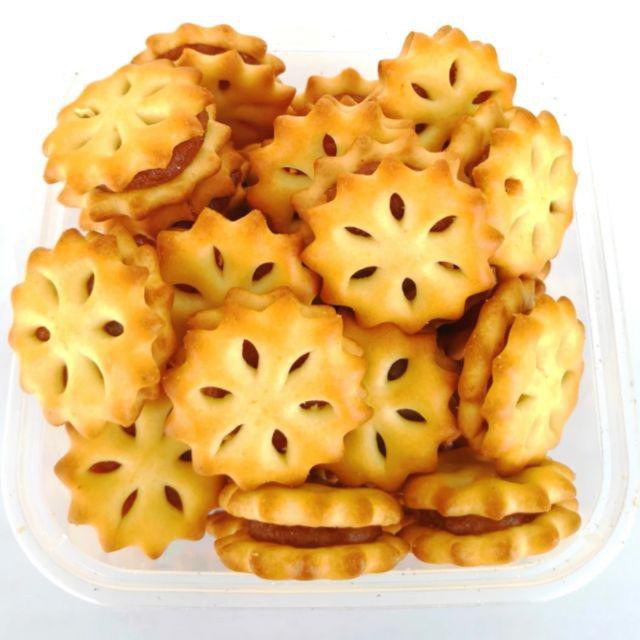 BISKUT TIN VIRAL TART NENAS & CHOCOLATE BEAR (1.2 KG) | Shopee Malaysia