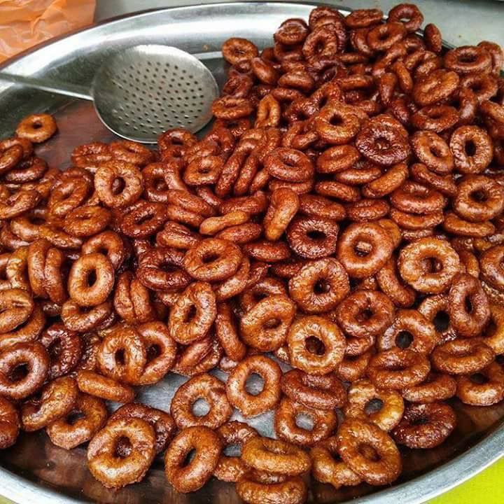 Kuih denderam/peneram/kuih cincin/100biji | Shopee Malaysia