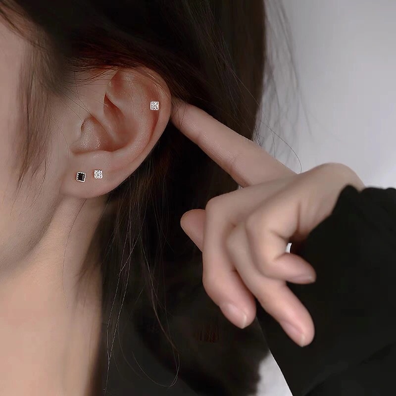 [READY STOCK] E5 Mini Square Black and White Zircon Stud Earrings ...