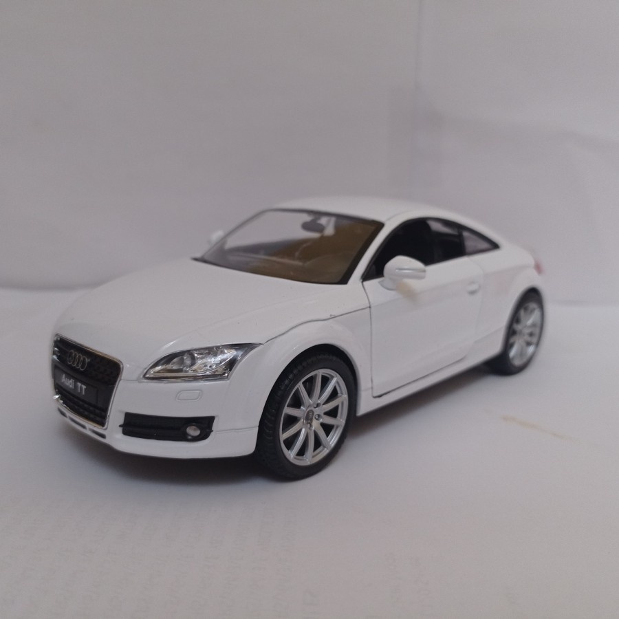 Diecast Audi TT Coupe white Sport Welly 1:24 children's toy car ...