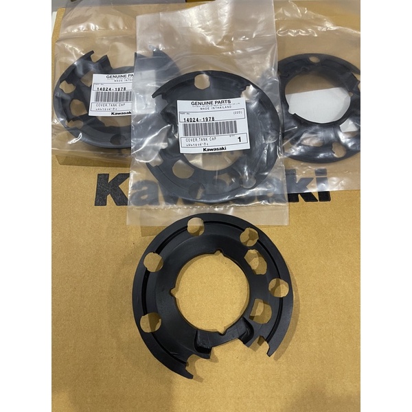 GETAH LAPIK PENUTUP TANGKI TANK RR150 ORIGINAL KAWASAKI RR150 ZX150 ...