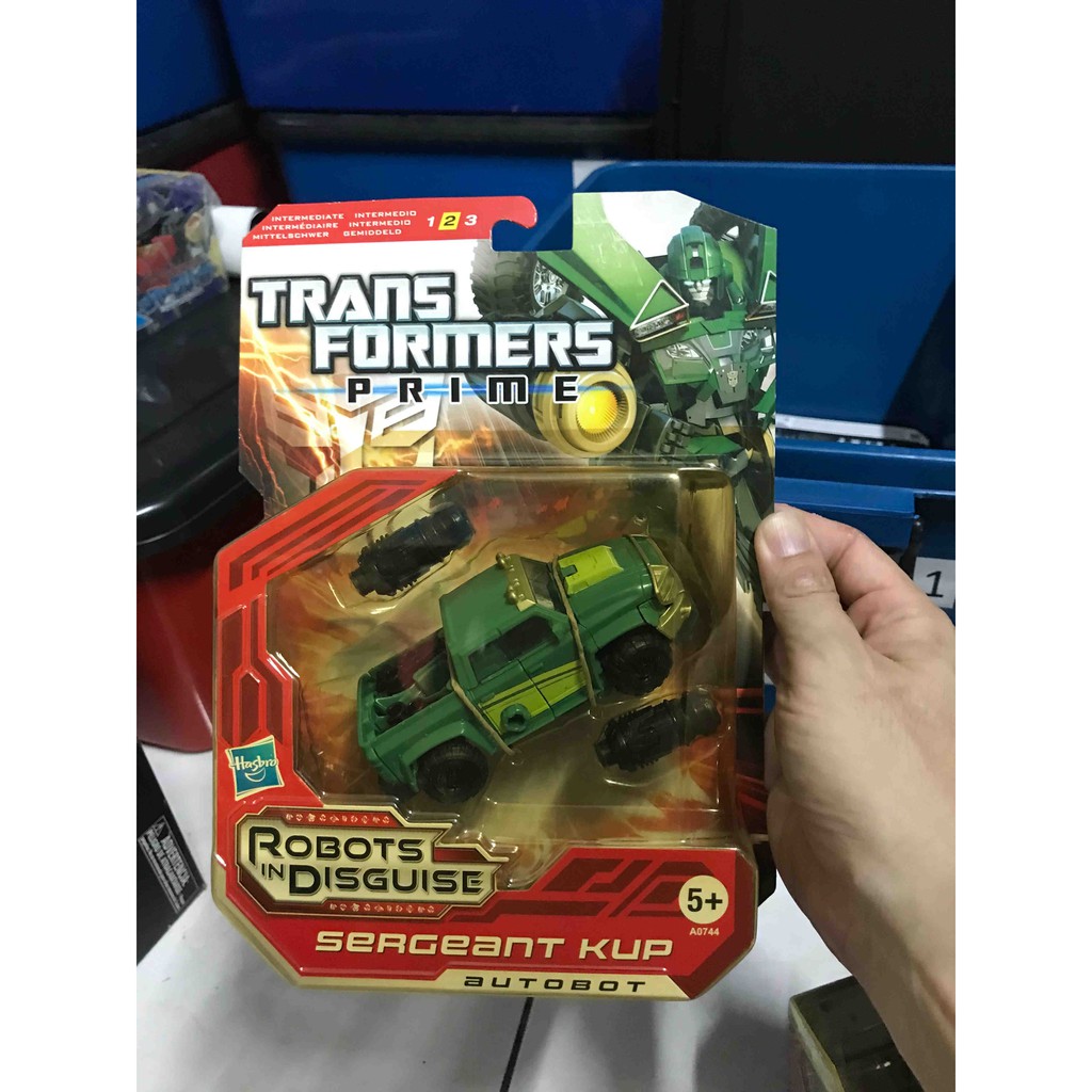 Hasbro Transformers Prime RID Deluxe Sergent Kup Airachnid Cliffjumper ...