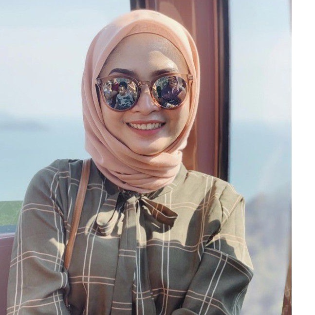 Viral Woman Shades Sunglasses Shades Teacher Dian Spek Hitam+FREE GIFT 🎁 | Shopee Malaysia