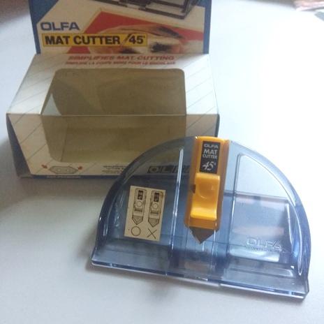 OLFA MODEL MC-45 MAT CUTTER Used in Cutting Rectangular Openings for Picture and Photograph ...