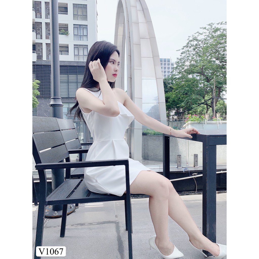 HP DVC BEAUTIFUL V1067 dress (Model photos and floor coverings taken by ...