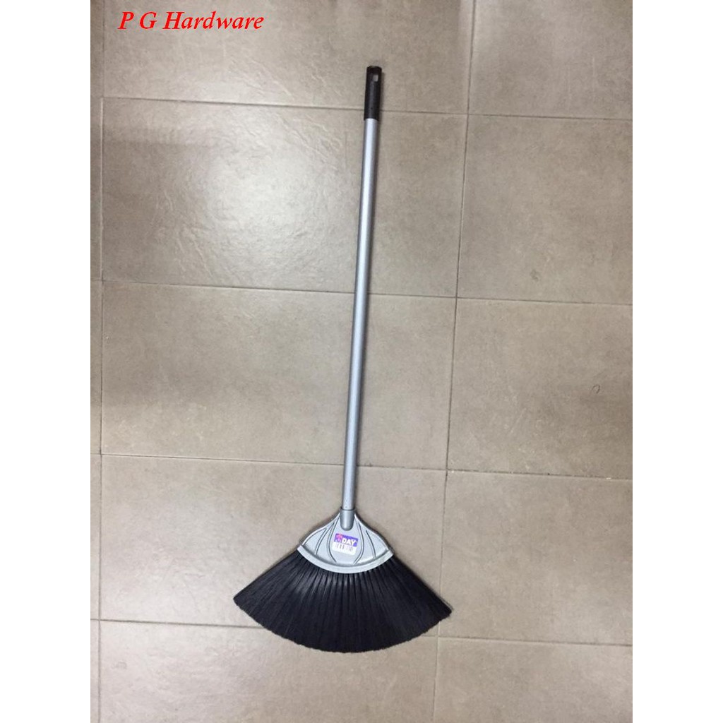 EVERYDAY Black/Gold Lady Broom c/w 2½' Handle | Shopee Malaysia