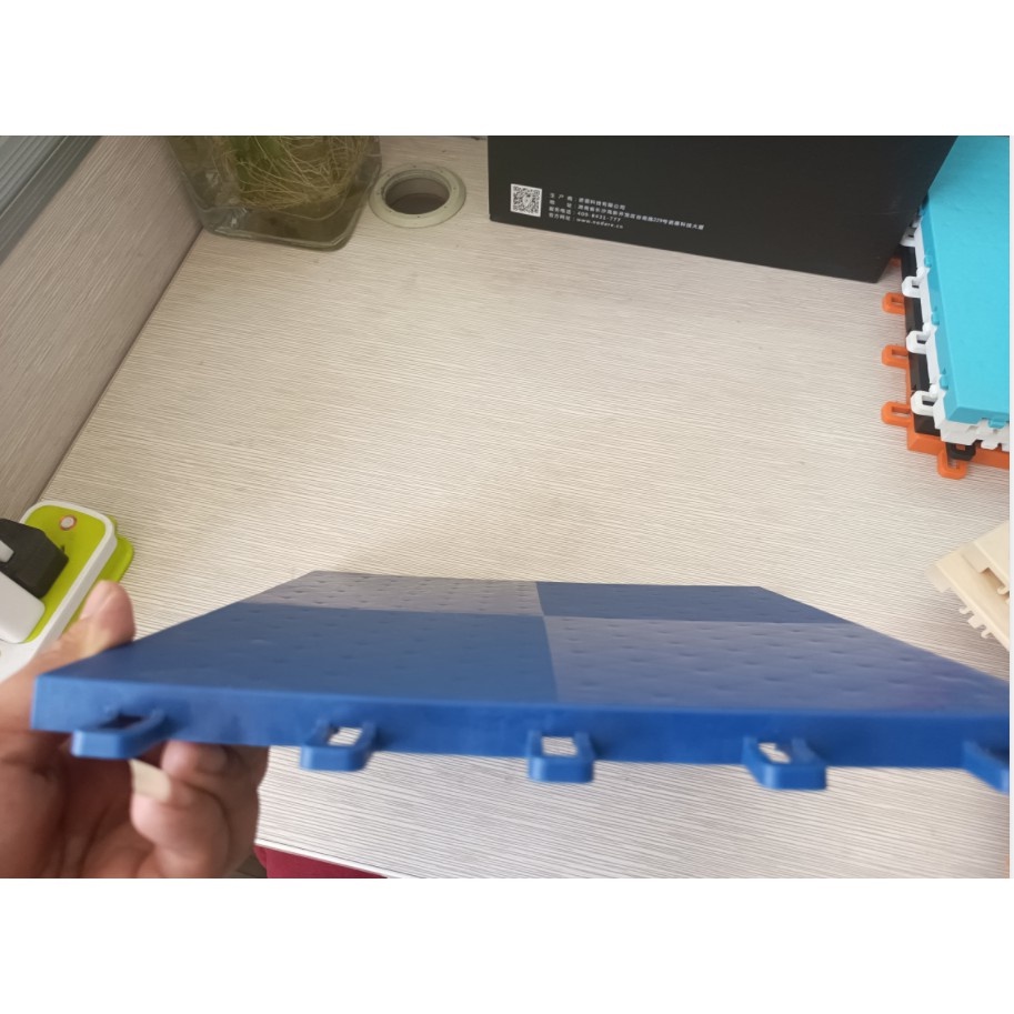 China import vable PP Interlocking indoor futsal Court Roller slip ...
