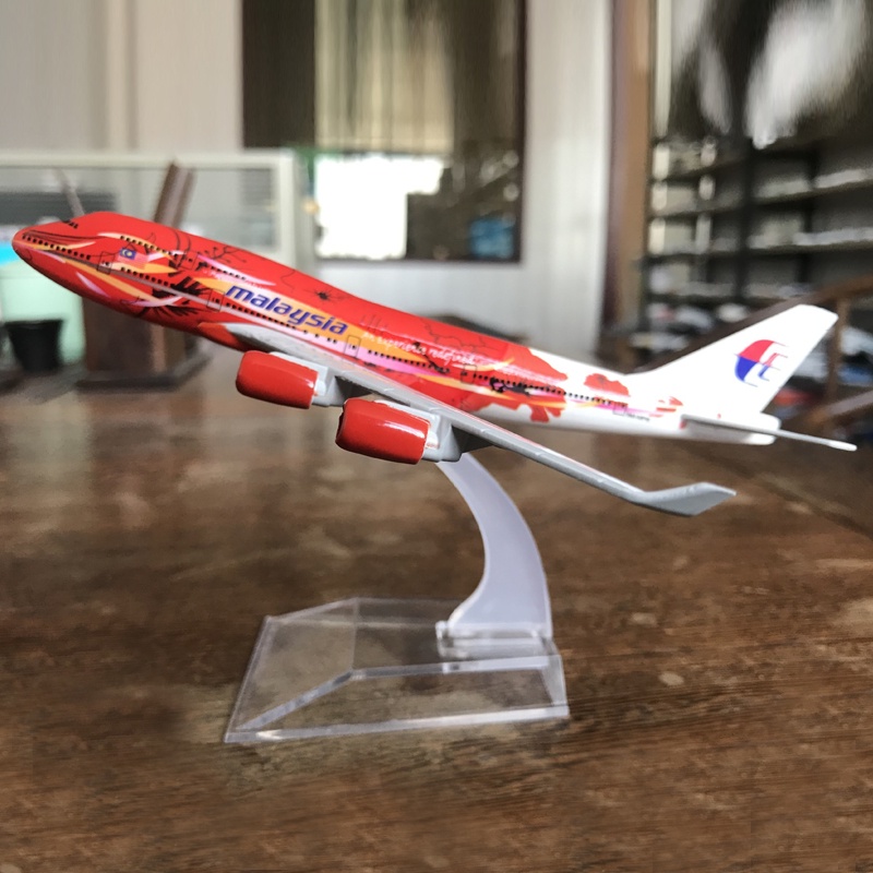 Malaysia Airlines AirAsia Plane Model Boeing 737 747 Airbus 320 Die ...