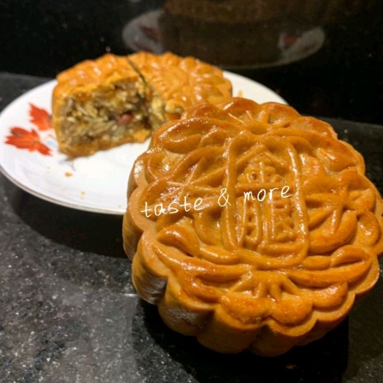 槟城顺香餅家传统手工自制烤皮素莲蓉黑芝麻红豆伍仁金腿抹茶蛋黄酥月饼 Penang SOON HIANG Homemade ...