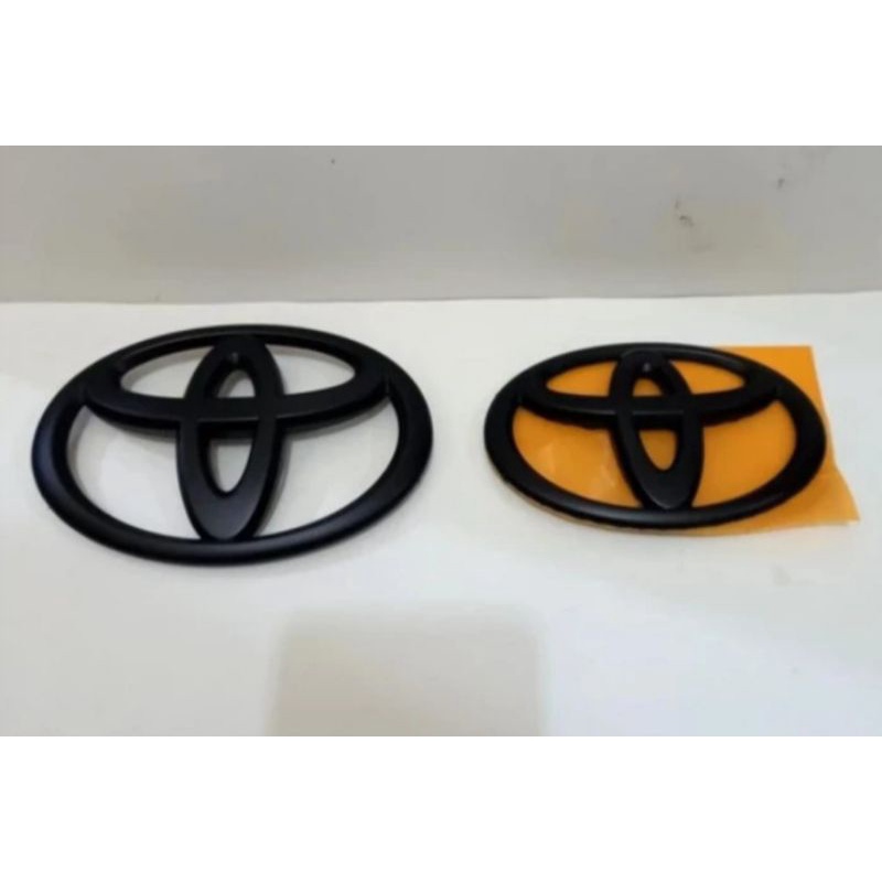 HITAM Toyota raize Front grill logo emblem Black doff -Black glossy ...